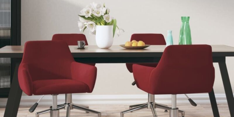 Chaise rouge en velours : nos idées pour votre décoration