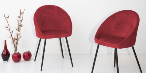 Chaise rouge en velours : nos idées pour votre décoration